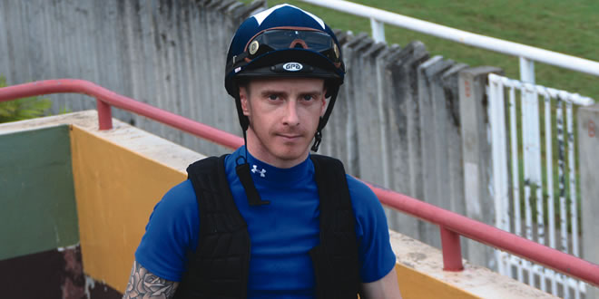 Daniel Moor appelé à piloter Albert Mooney ? | Défi Sport